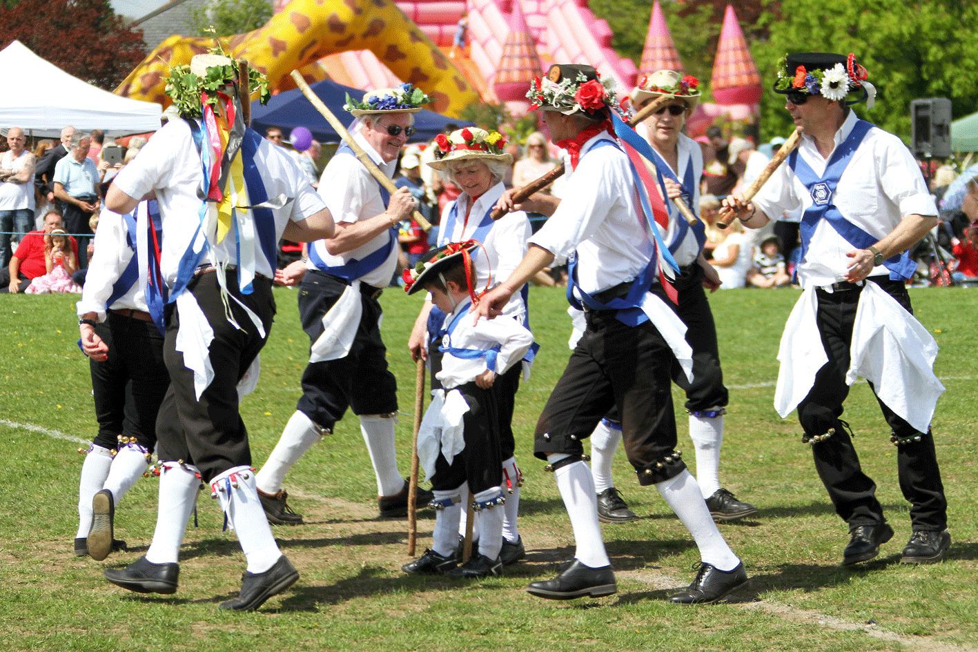 Chobham soaks up sun and party atmosphere at Carnival ...