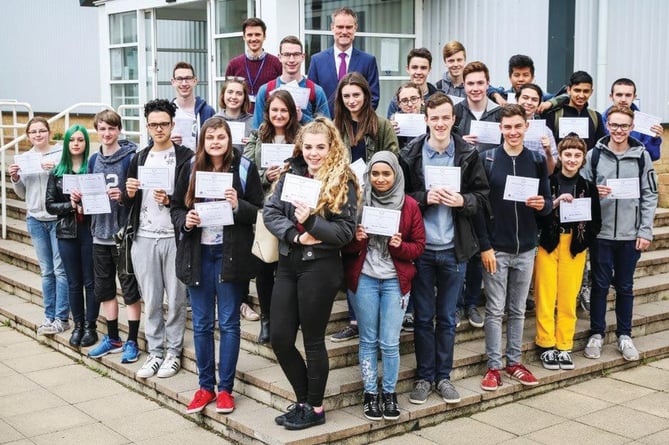 Students' achievements rewarded | wokingnewsandmail.co.uk