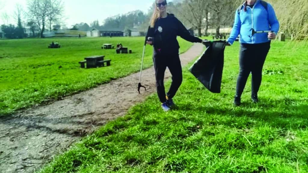 Friends set up walking group to tackle littering | wokingnewsandmail.co.uk