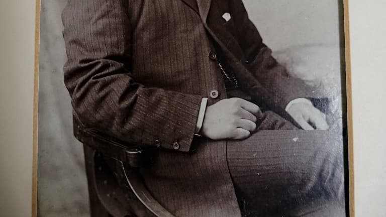 Seventy floral tributes at butcher’s funeral | wokingnewsandmail.co.uk