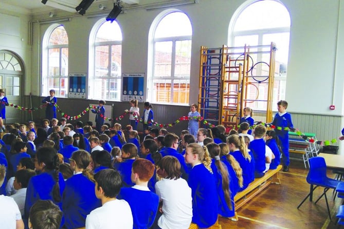 Paperchain of kindness raises funds for refugees | wokingnewsandmail.co.uk