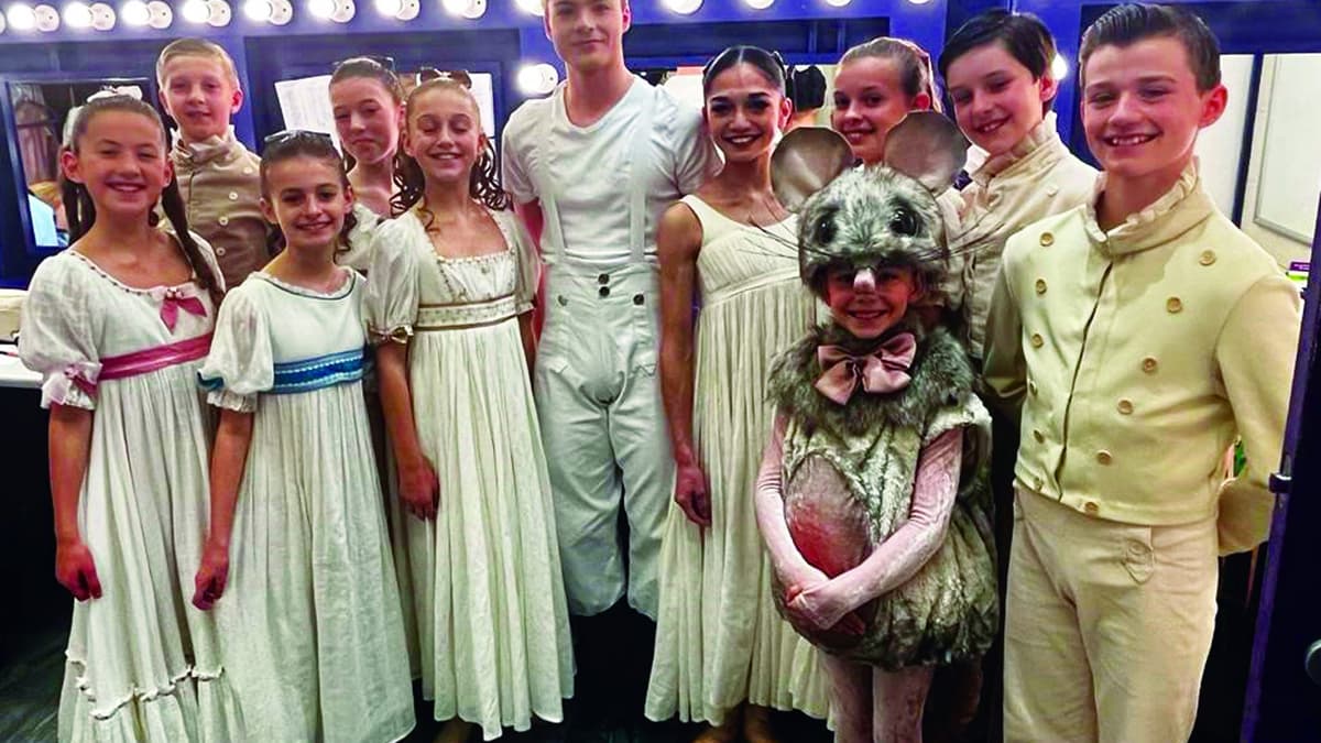 Ballet students get a chance on the professional stage ...