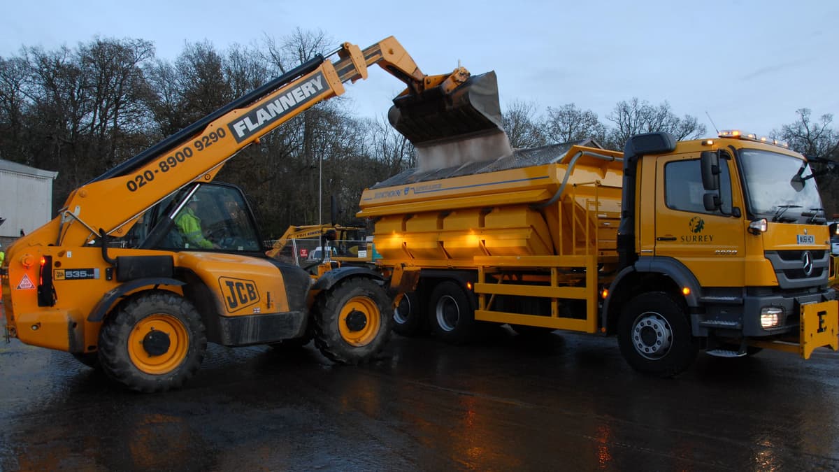 Gritters deployed as temperatures plummet | wokingnewsandmail.co.uk