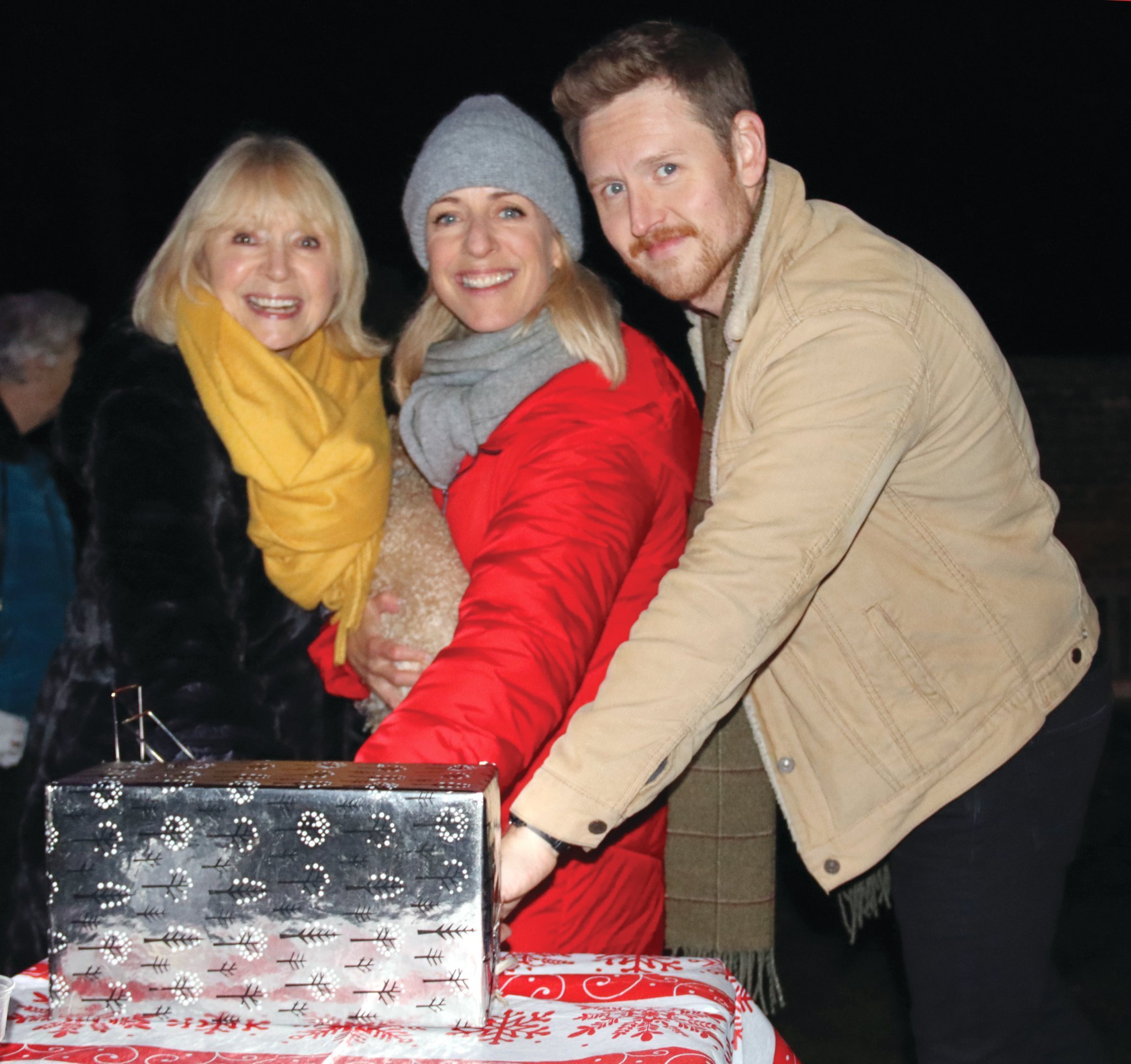 Chobham village Christmas lights switch-on | wokingnewsandmail.co.uk