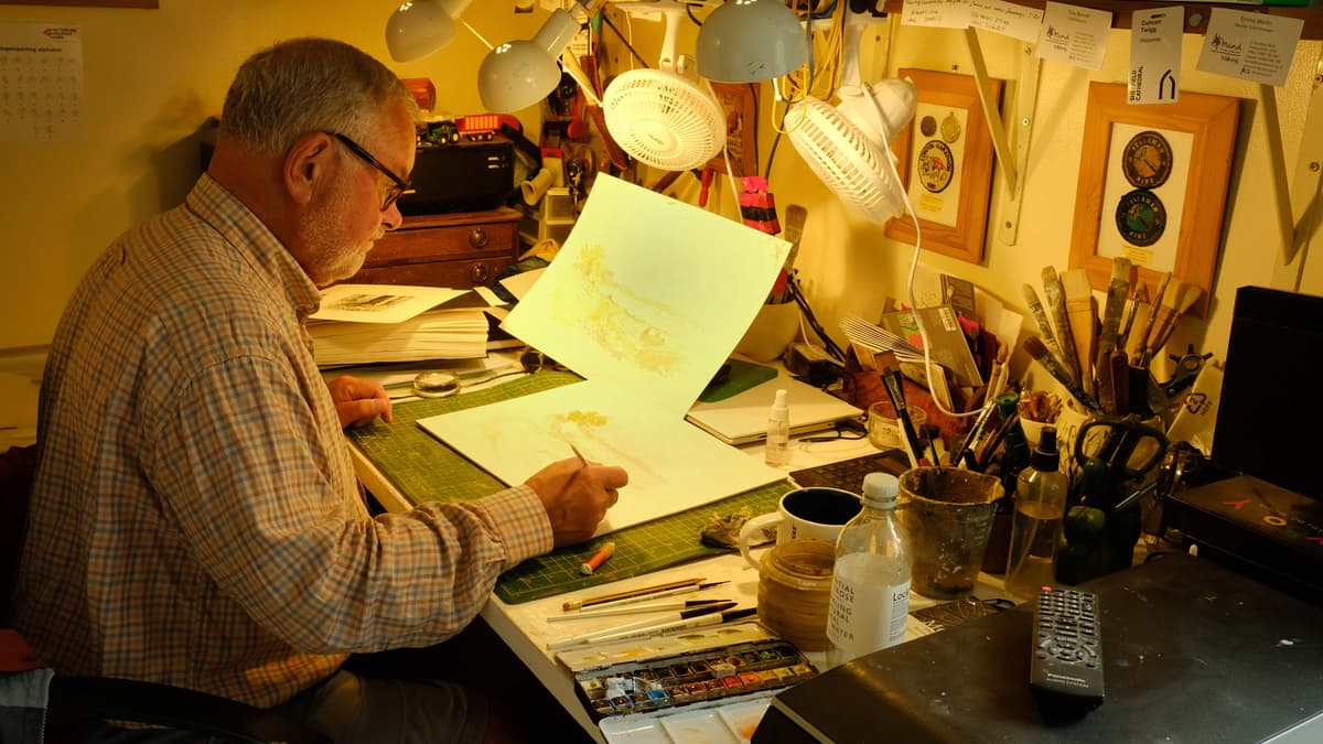Warm welcome at free art show, as Woking artist displays his work ...