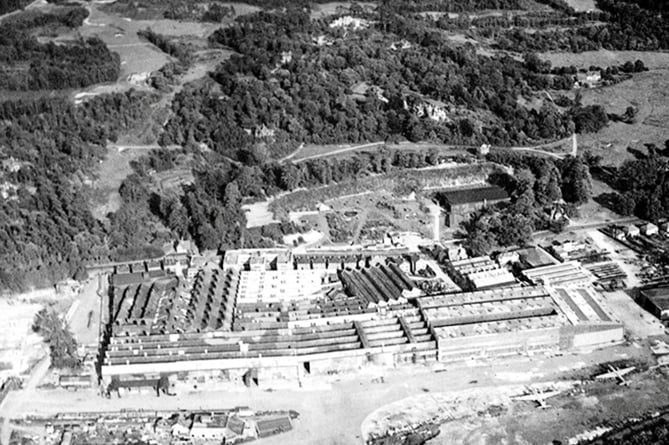 Peeps into the Past: When barrage balloons defended Brooklands factory ...