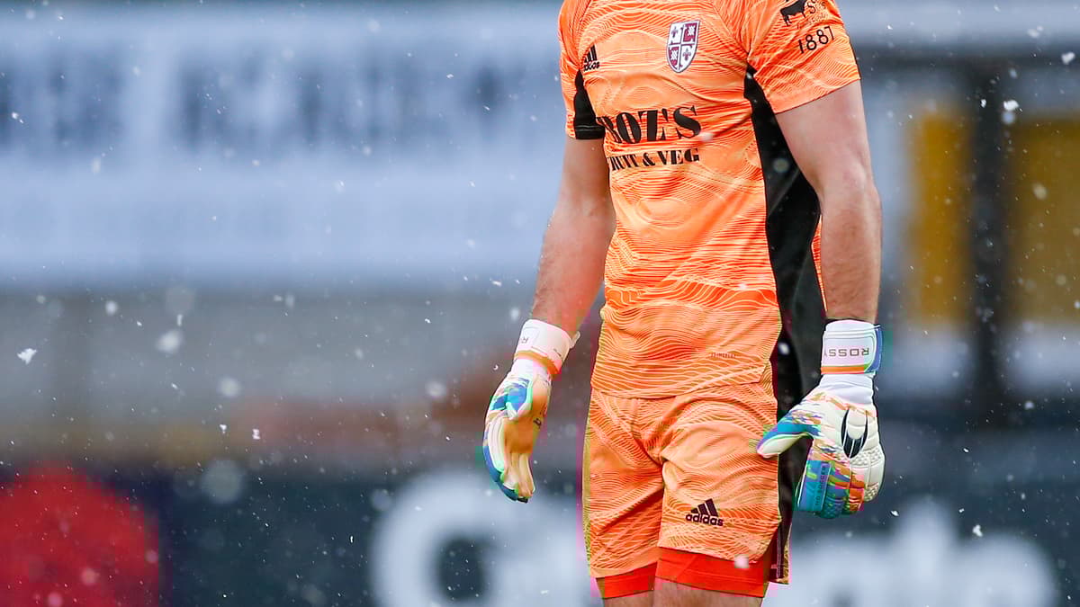 Keeper Craig Ross banking on big support for Woking in derby ...