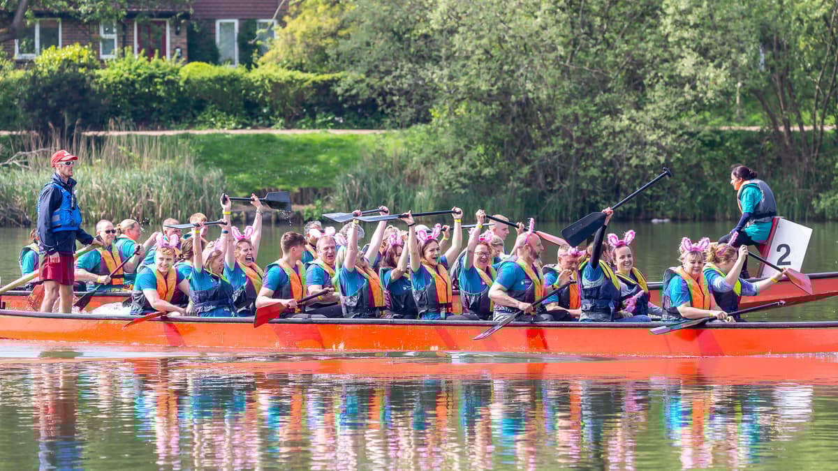 Sunshine smiles on exciting Dragon Boat Races fundraiser for Woking ...