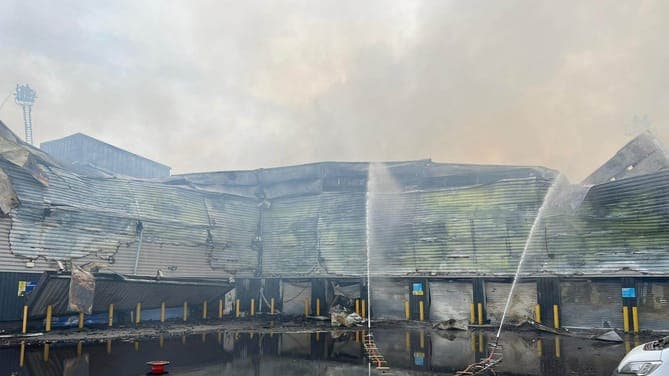 Clients of fire-hit Access Self Storage warehouse at Byfleet fear ...