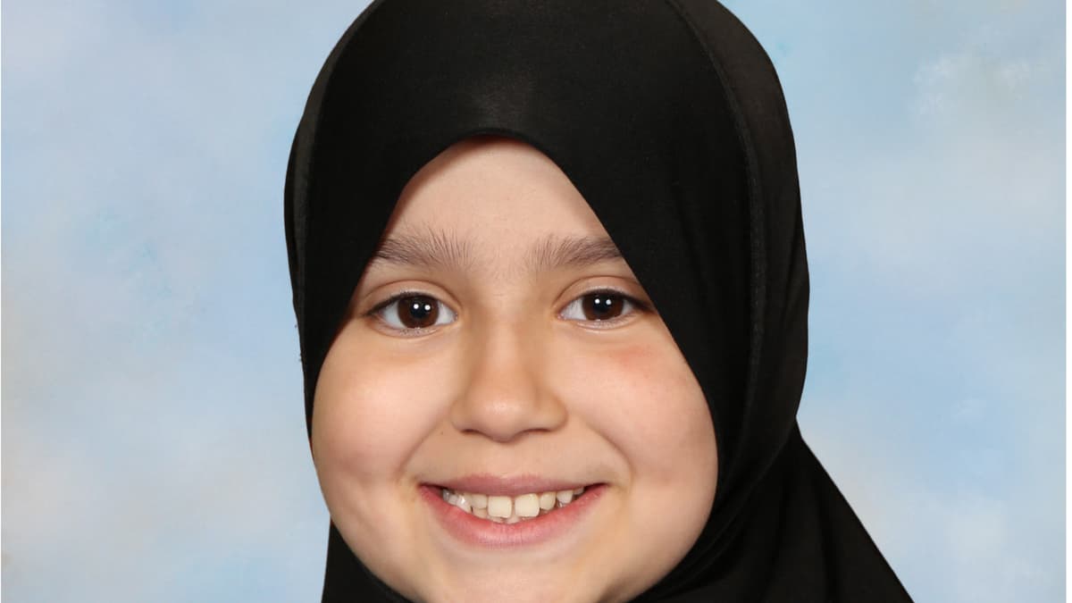 Two new photos of Sara Sharif released as police renew murder appeal ...