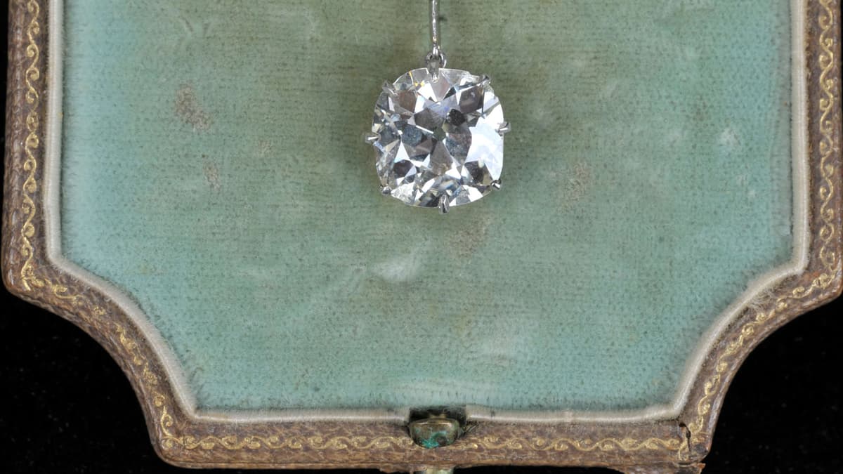 Edwardian diamond drop pendant steals the show to sell for £9,100 at ...