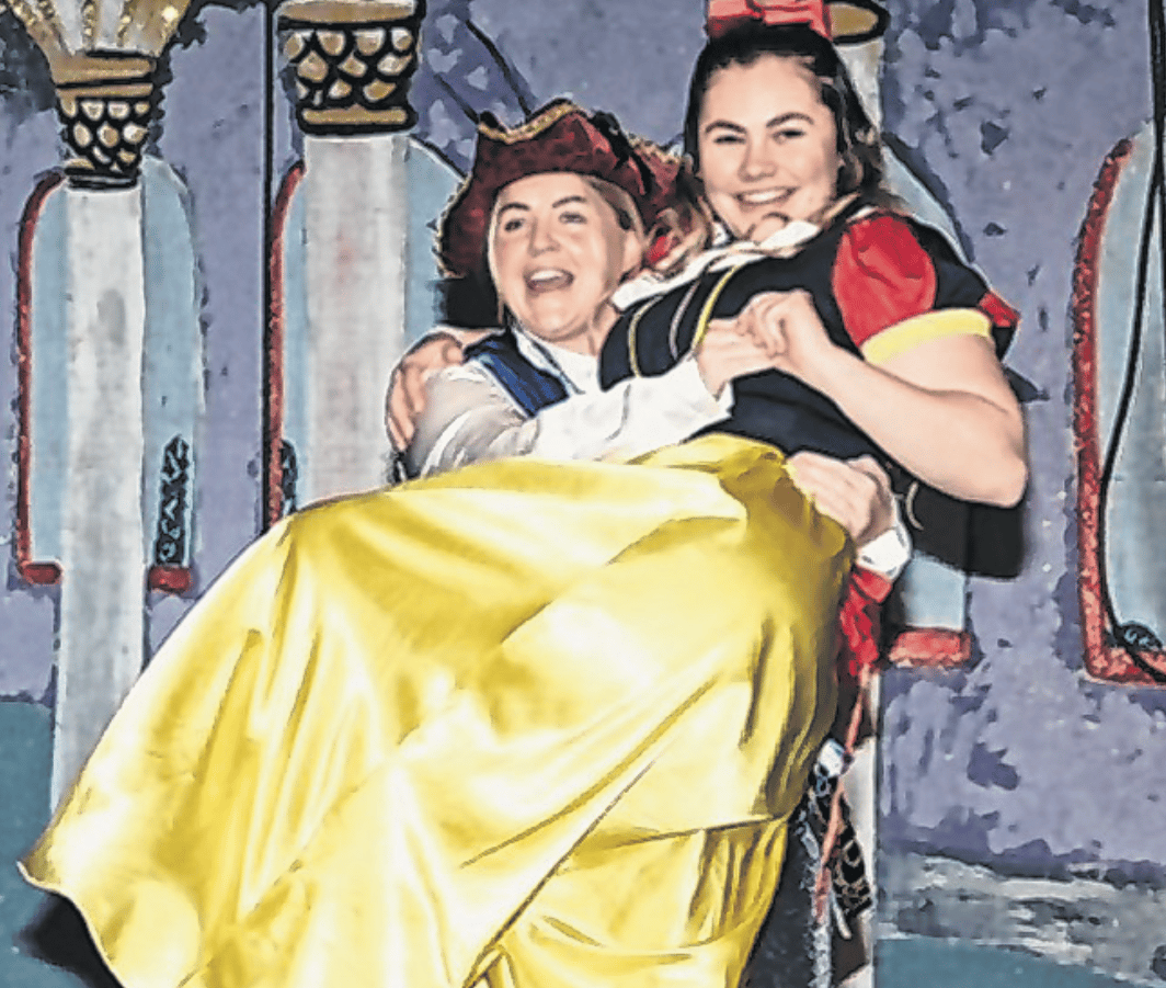 Byfleet Players' new year panto Snow White and the Seven Dwarfs draws ...