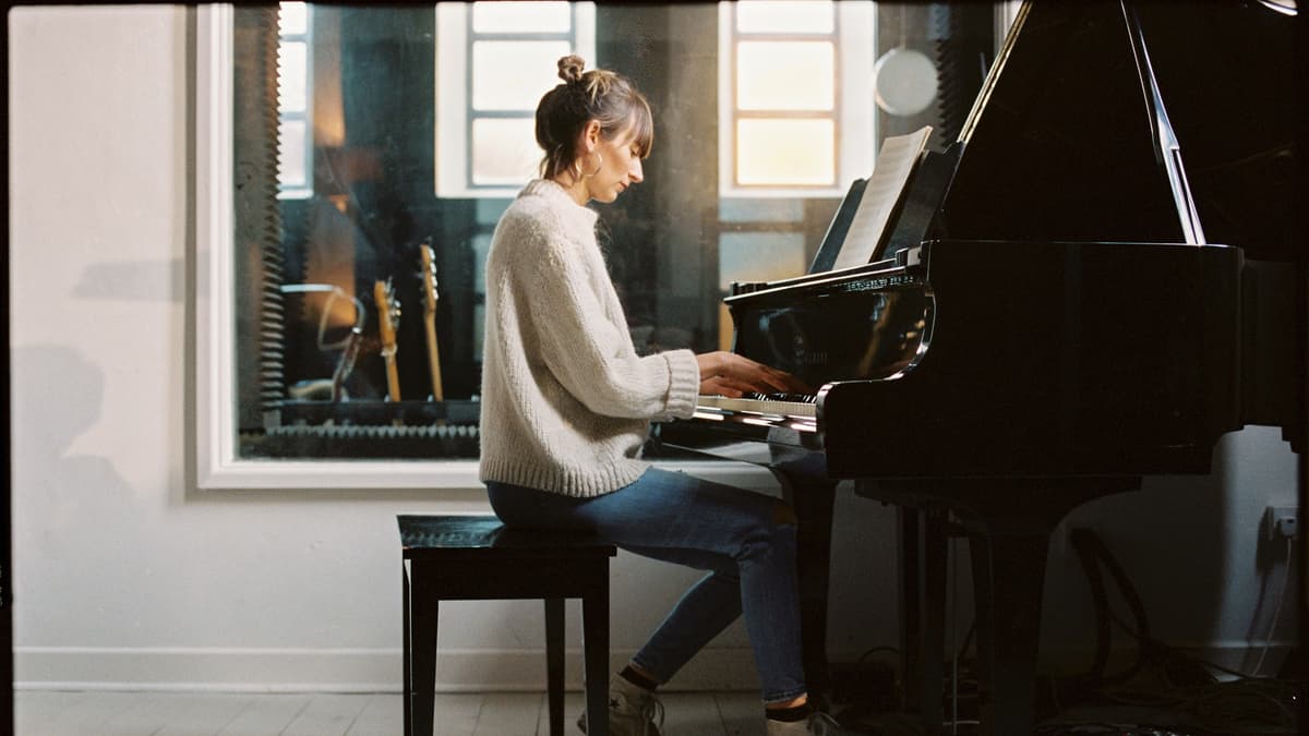 Woking's Fiery Bird hosts four fabulous acts in live music showcase ...