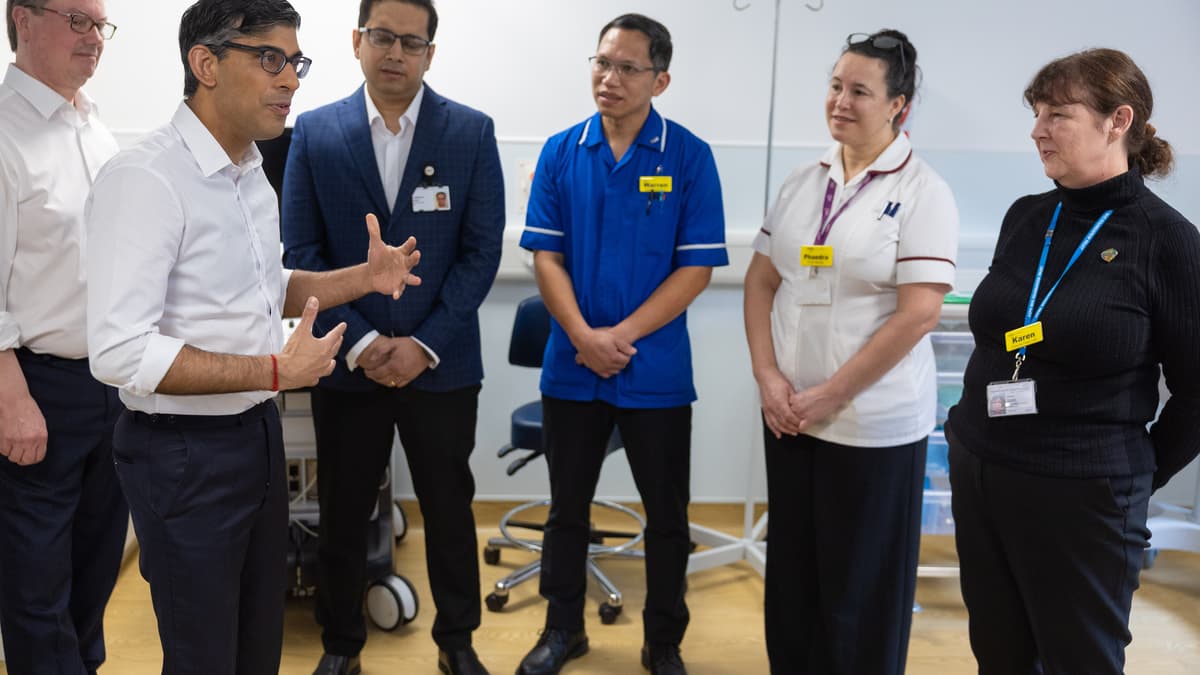 All the photos from Rishi Sunak's visit to Woking Community Hospital ...