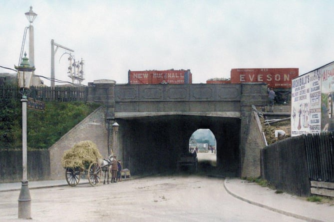 Peeps into the Past: Complaints about Victoria Arch go back 120 years ...