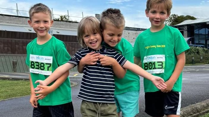 'George's running team' raises £2,000 to thank cancer hospital ...