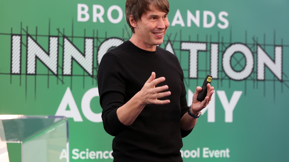 Professor Brian Cox inspires students at Brooklands Innovation Academy ...