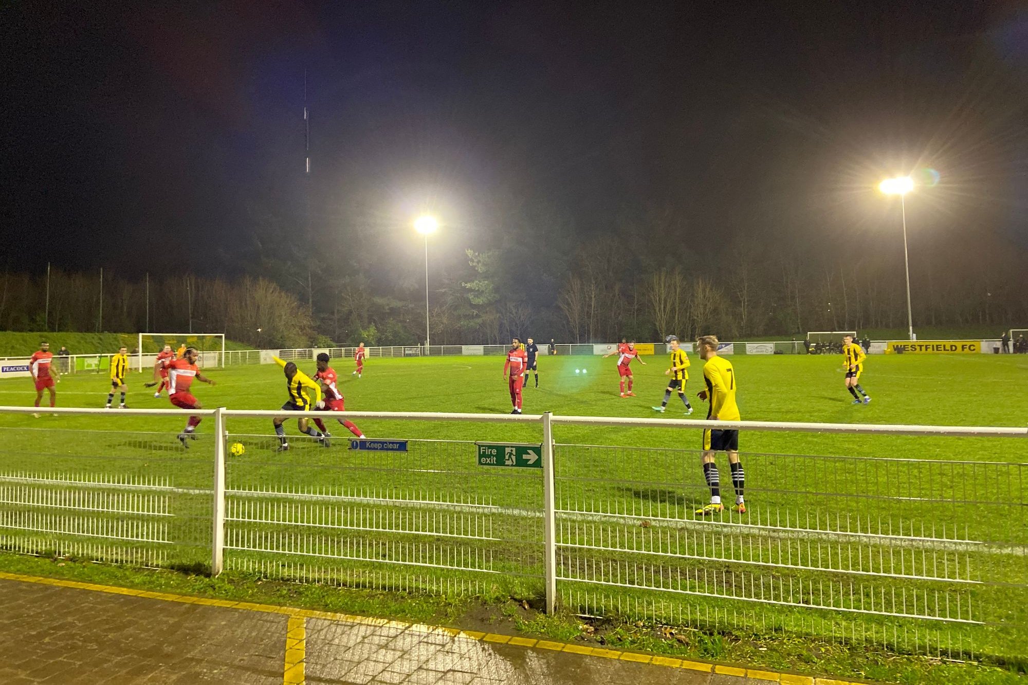 Yellas earn hard-fought Isthmian League point against Hayes & Yeading ...