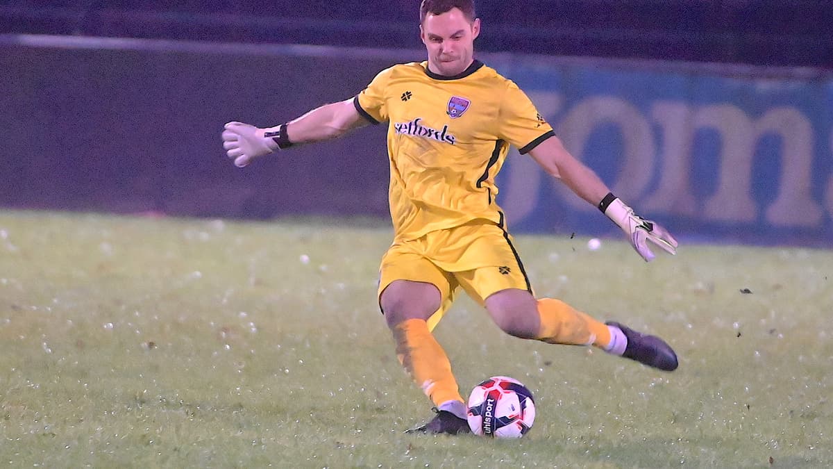 Knappers exit cup with emphatic defeat at Hartley Wintney ...