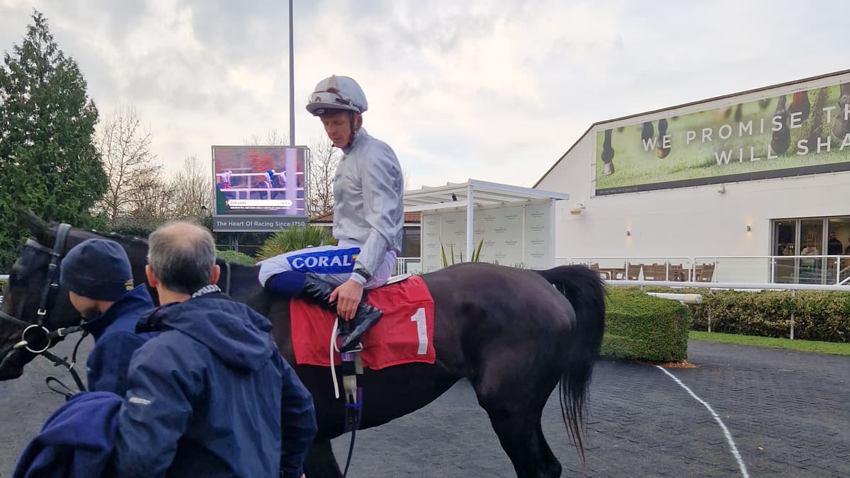 Villalobos dominates mile handicap to win at Kempton Park ...