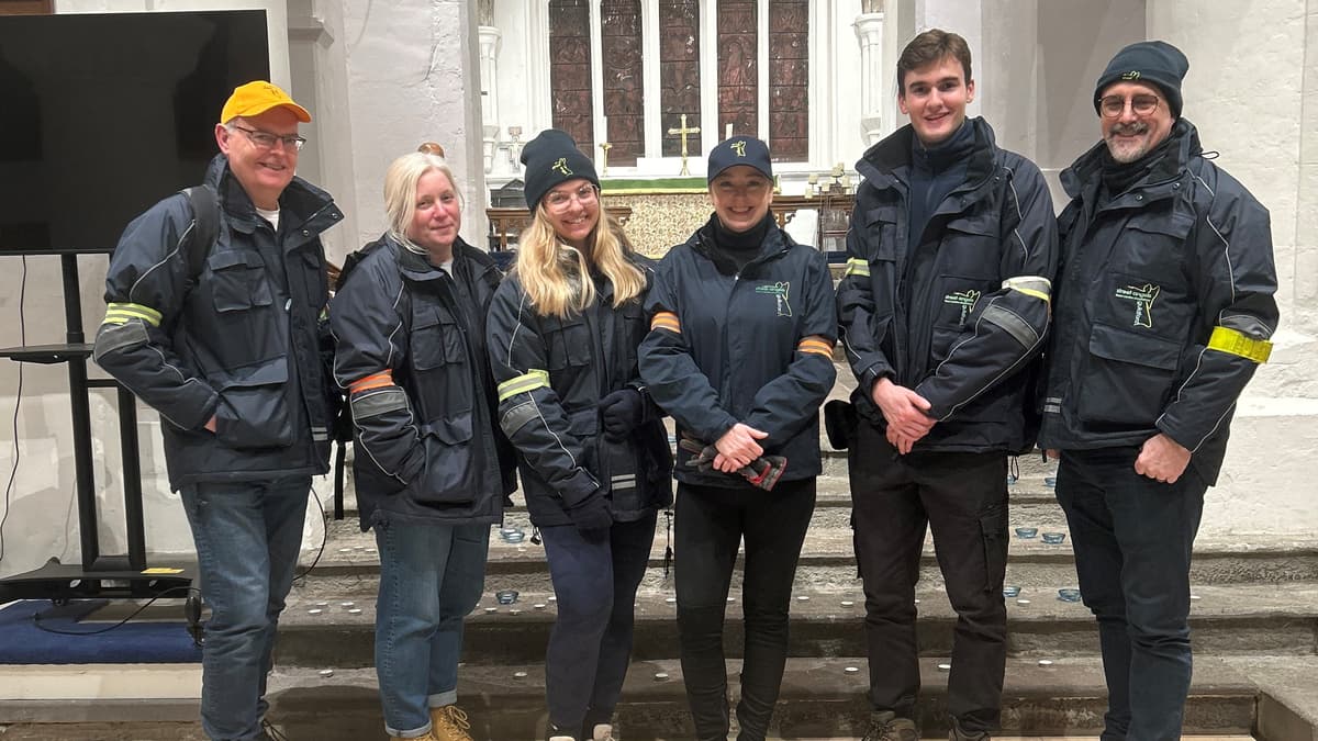 Surrey Police and Crime Commissioner joins the nighttime volunteers ...