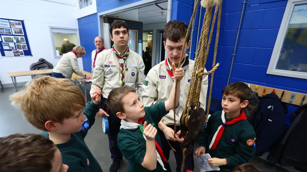 Positive reaction to Cubs' science day | wokingnewsandmail.co.uk