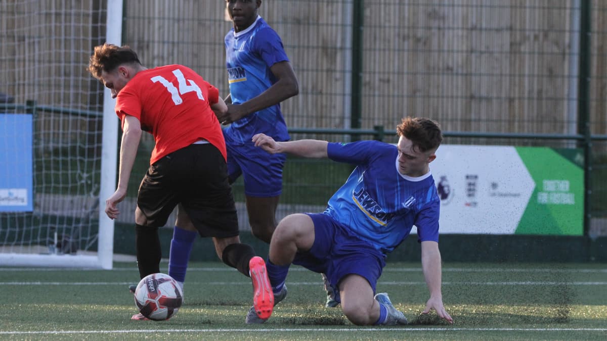 Sheers fall to heavy defeat as unbeaten run ends | wokingnewsandmail.co.uk