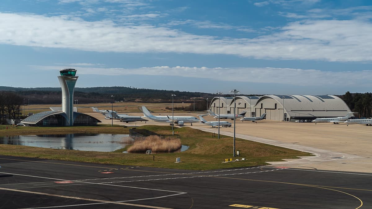 Farnborough Airport lands top spot in prestigious FBO survey — Again ...
