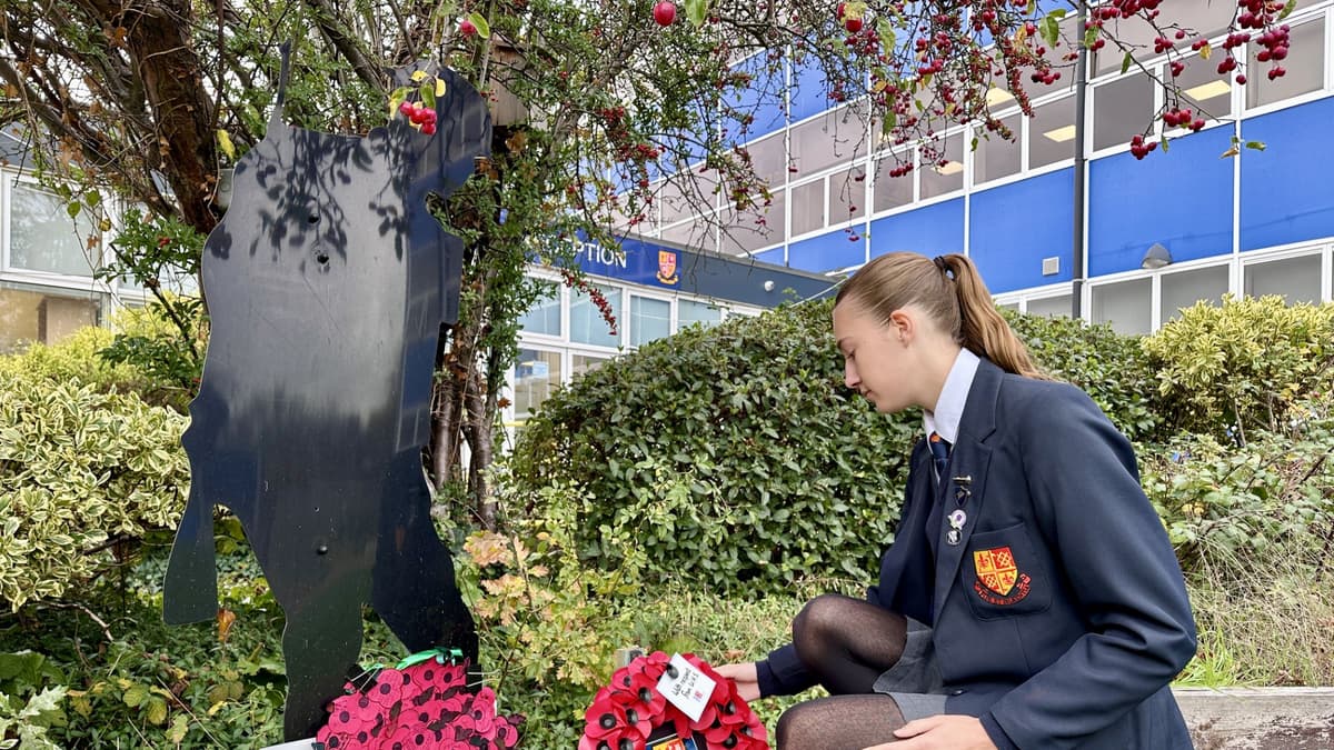 Woking High School holds Remembrance service | wokingnewsandmail.co.uk