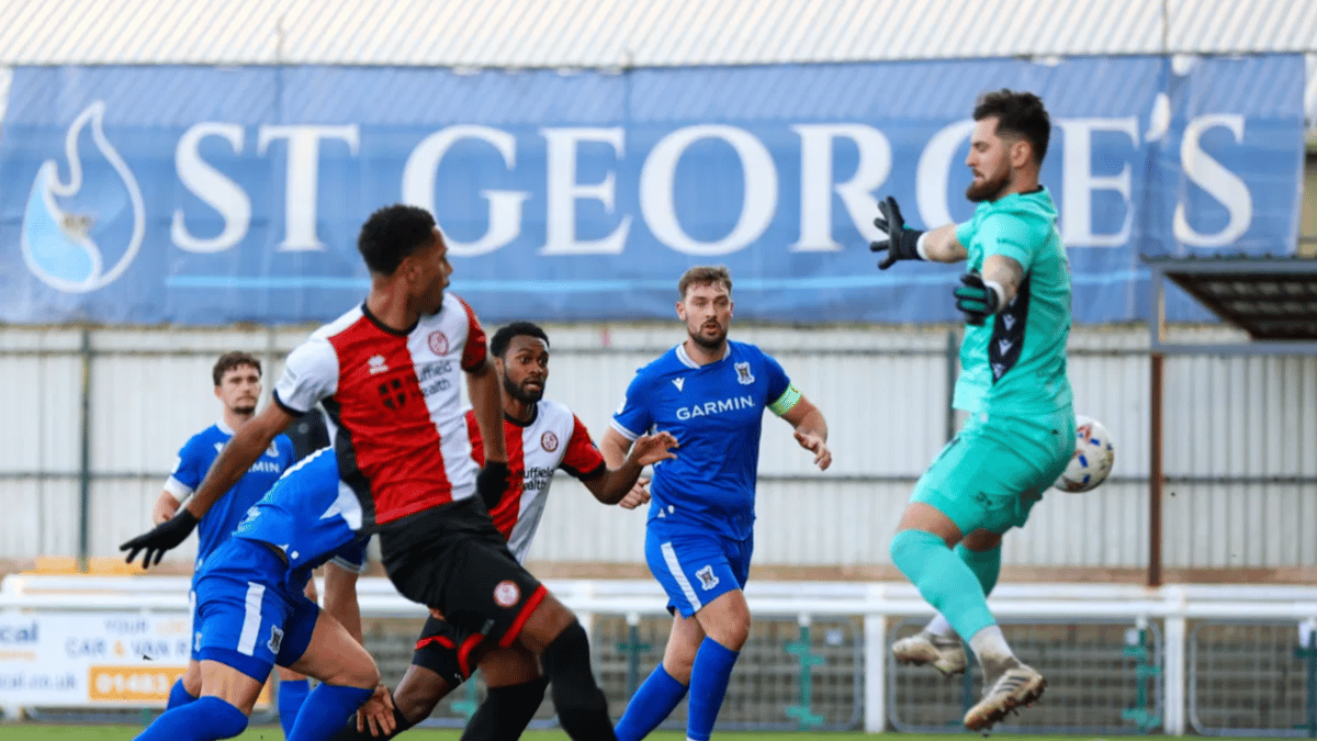 Boatswain bags brace as Woking sail on in FA Trophy | wokingnewsandmail ...
