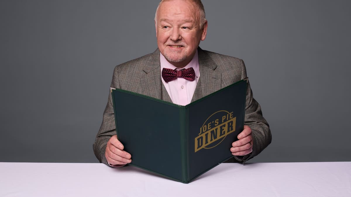 Les Dennis to appear in Waitress at Woking's New Victoria Theatre ...