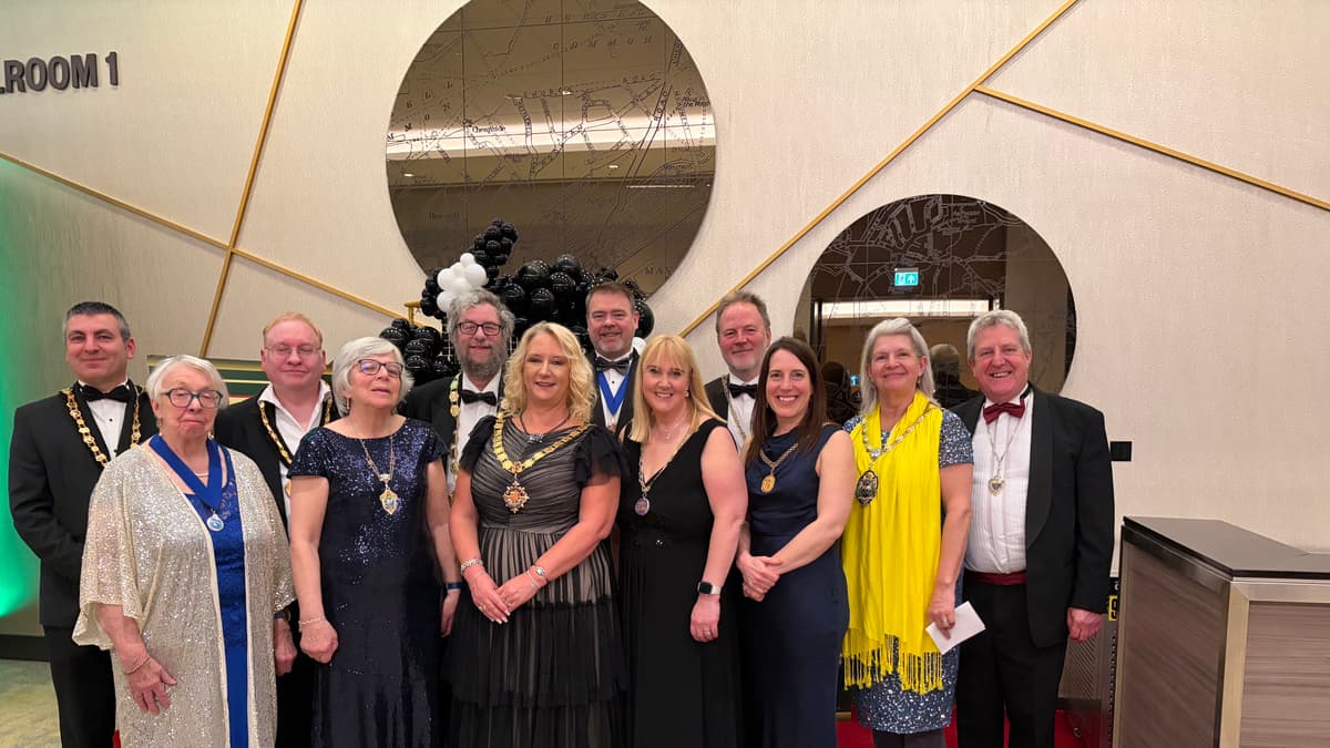 Hundreds gather for Woking mayor’s gala spring ball | wokingnewsandmail ...